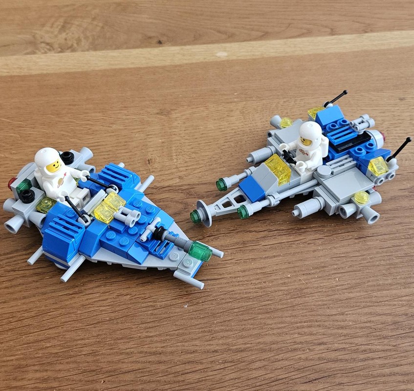 LEGO MOC 40712 Moon Brawler & Space Wolf by drosse | Rebrickable ...