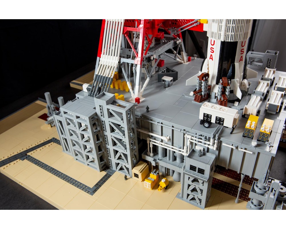 LEGO MOC Launch Complex 39 - Large Version by SkylabBricks ...