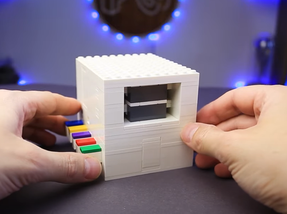 LEGO MOC The Vault - Puzzle Box by David Frayne | Rebrickable - Build ...