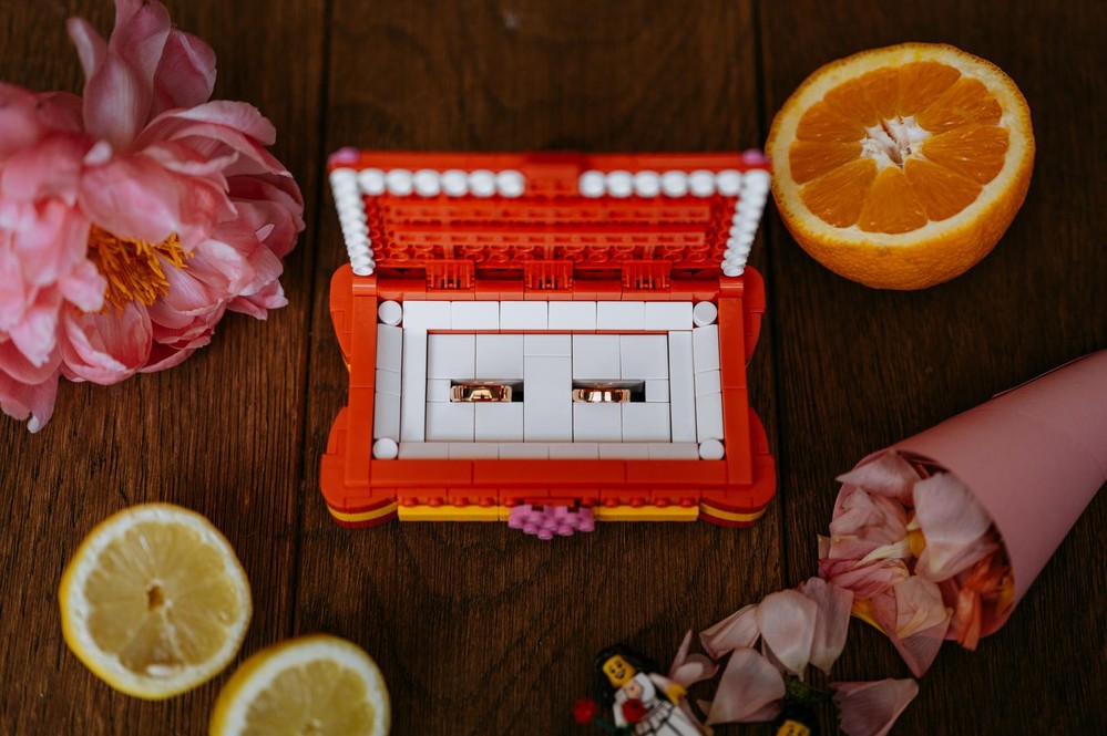 LEGO MOC Wedding ring box by marrrcin | Rebrickable - Build with LEGO
