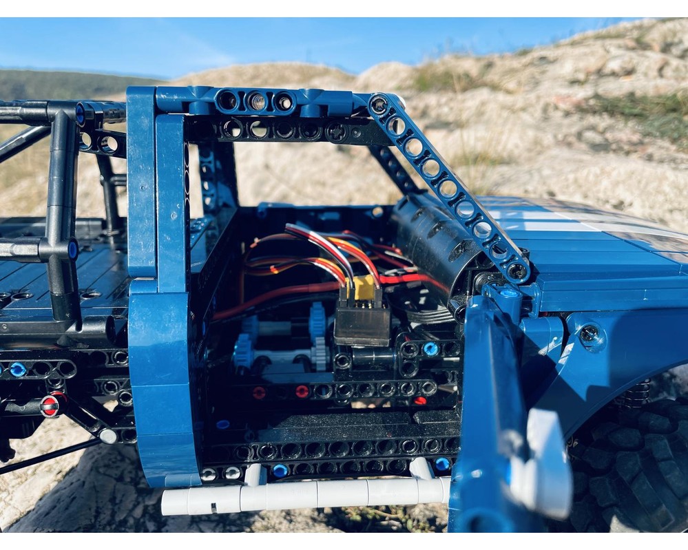 LEGO MOC Toyota Hilux Truggy by gyenesvi | Rebrickable - Build with LEGO