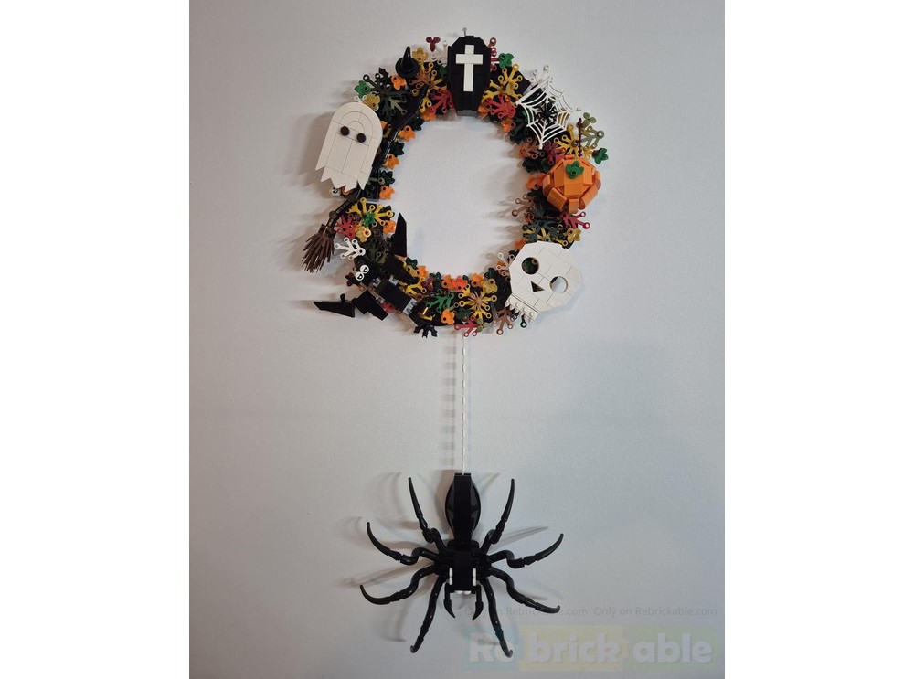 LEGO MOC Halloween Wreath by zsobricks | Rebrickable - Build with LEGO