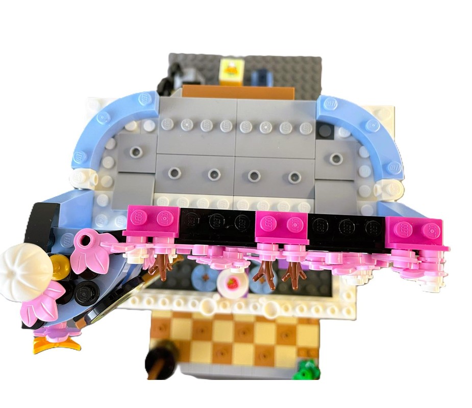 LEGO MOC Cafe & Cake Shop Modular Alternate build of 2x42618 Heartlake ...