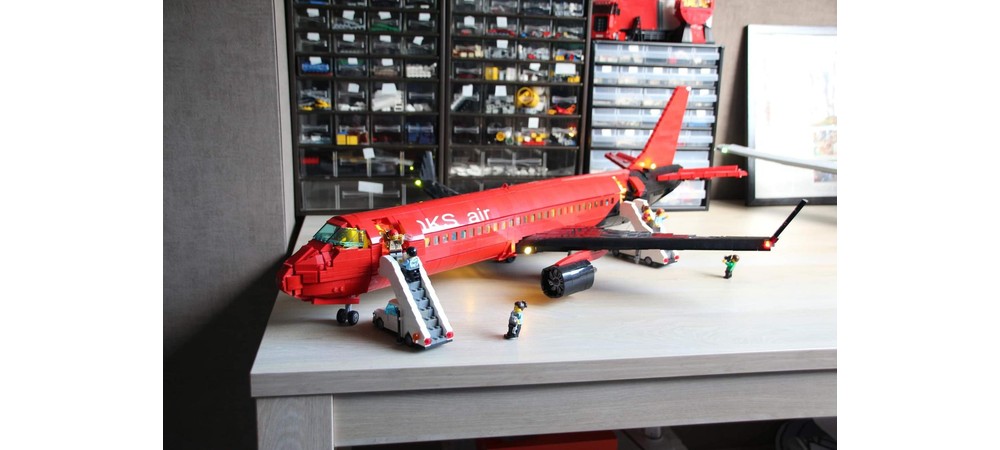 LEGO MOC Embraer E-195 plane (Red) by DKSbricks | Rebrickable - Build ...