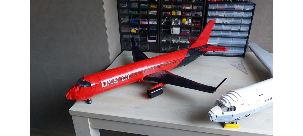 LEGO MOC Embraer E-195 plane (Red) by DKSbricks | Rebrickable - Build ...