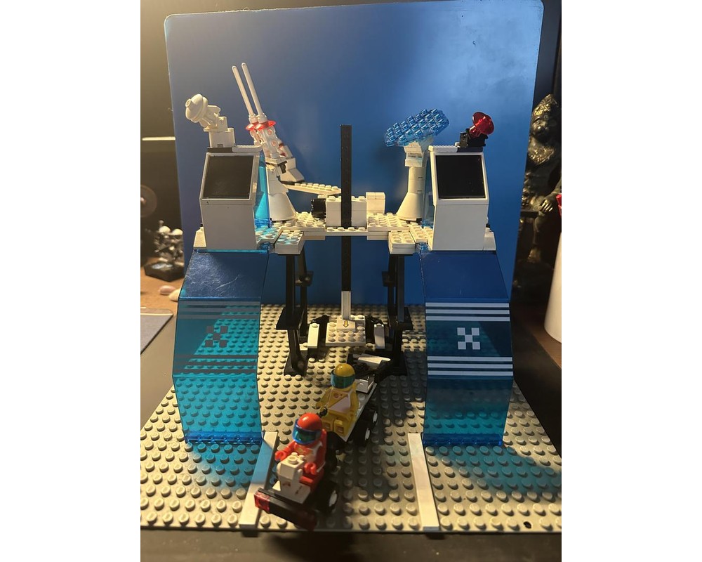 LEGO MOC Cosmic Laser Observatory by gigau | Rebrickable - Build with LEGO