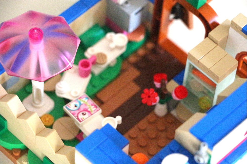Lego Moc Flower Cafe By Eva001 Rebrickable Build With Lego
