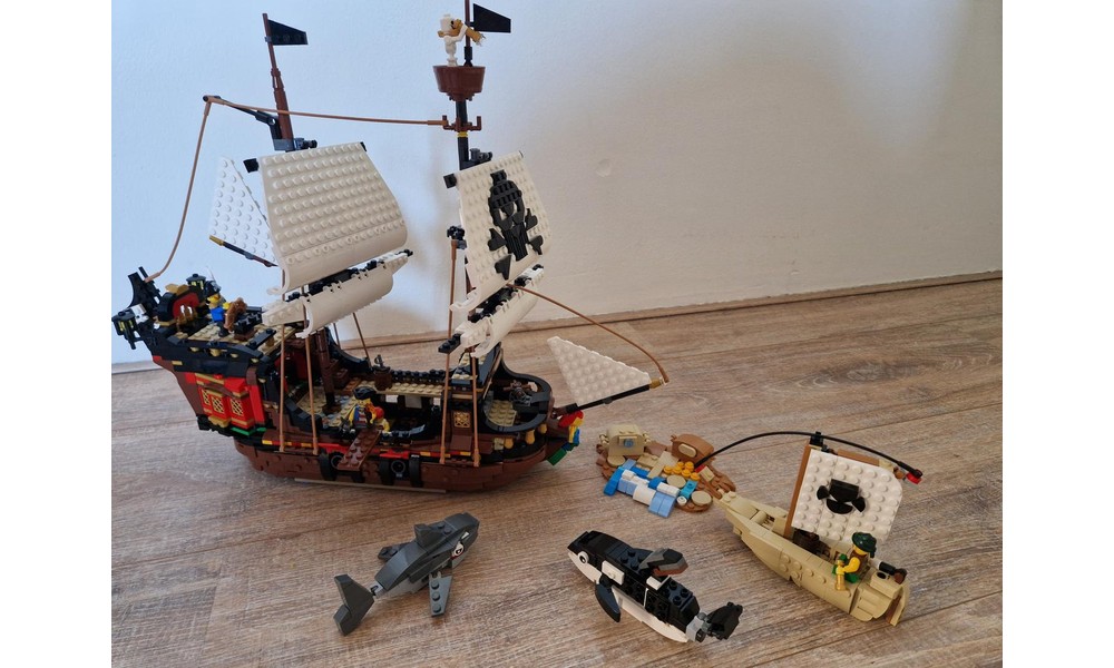Lego Moc Pirate Ship And Orca By Jappelsap98 Rebrickable Build With