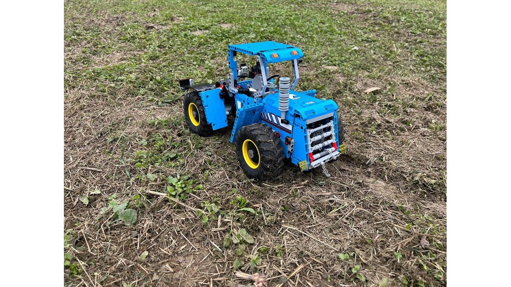 LEGO MOC-200630 42070 C Model - Articulated Tractor 1.0 by christov ...