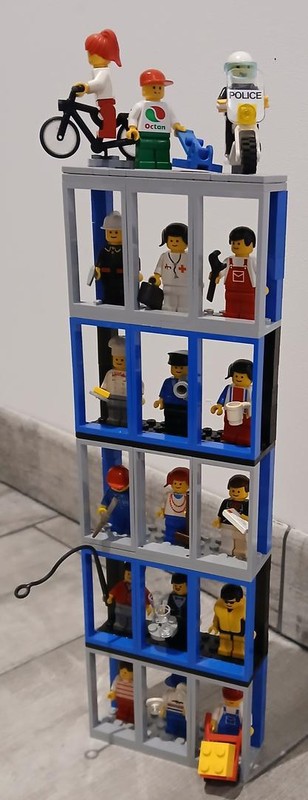 LEGO MOC Tour à mini figurines (Mini figure tower) by BricksLoire ...