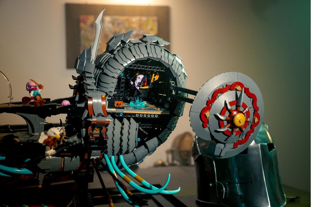 LEGO MOC Void Nautiloid - A space-faring vessel for your mind-bending ...