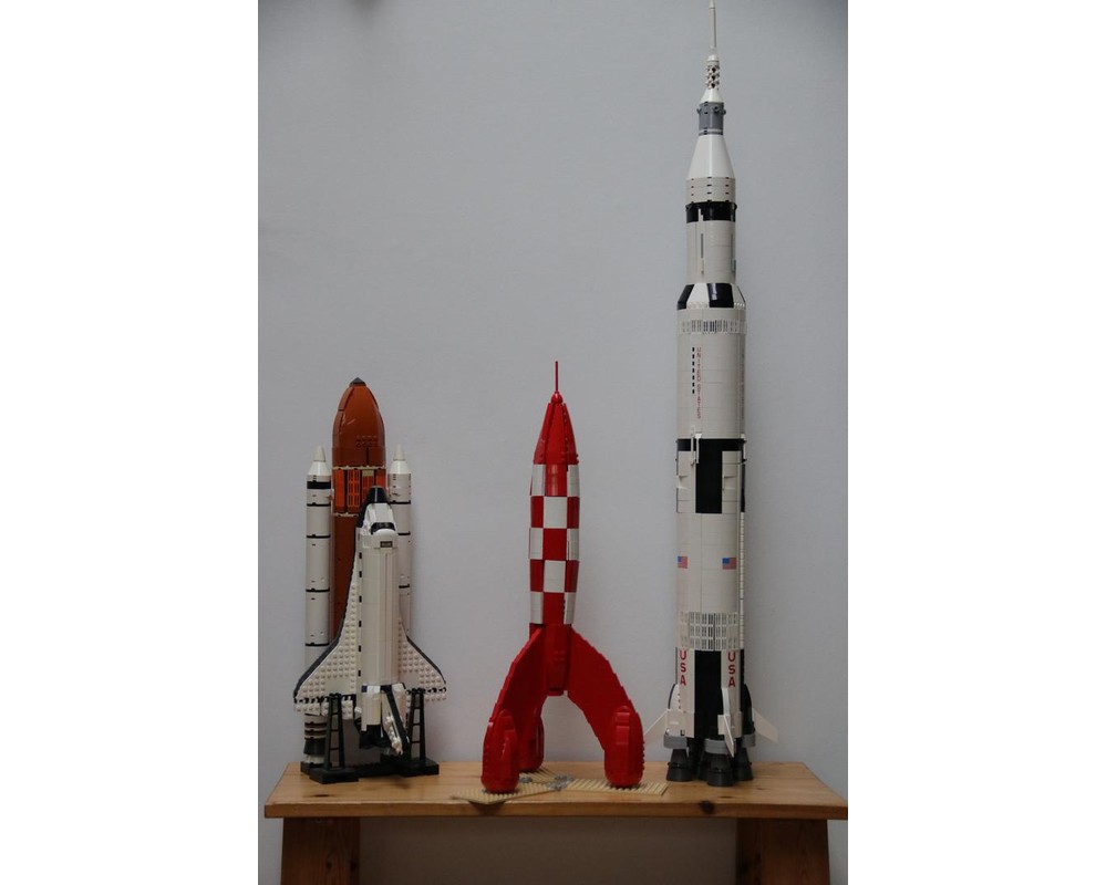 LEGO MOC Tintin's moon rocket - 1:110 scale by Vincent W | Rebrickable ...