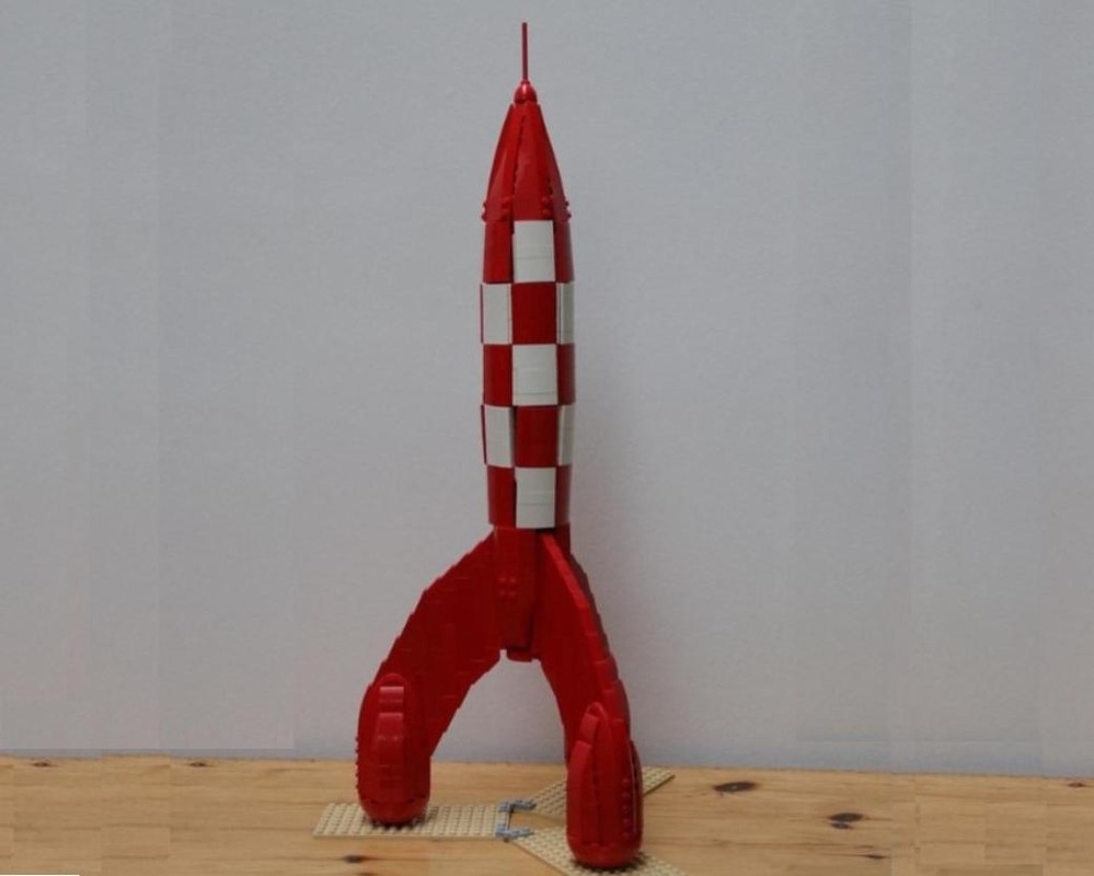 LEGO MOC Tintin's moon rocket - 1:110 scale by Vincent W | Rebrickable ...