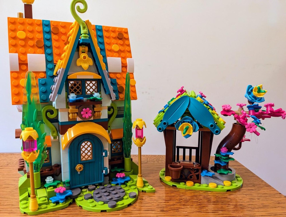 LEGO MOC Victorian Cottage by penumbra12 | Rebrickable - Build with LEGO