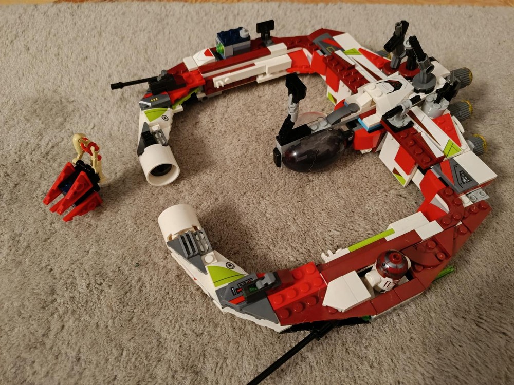 LEGO MOC Bobi-wan's separatist lucrehulk battleship by Blue.rathtar ...