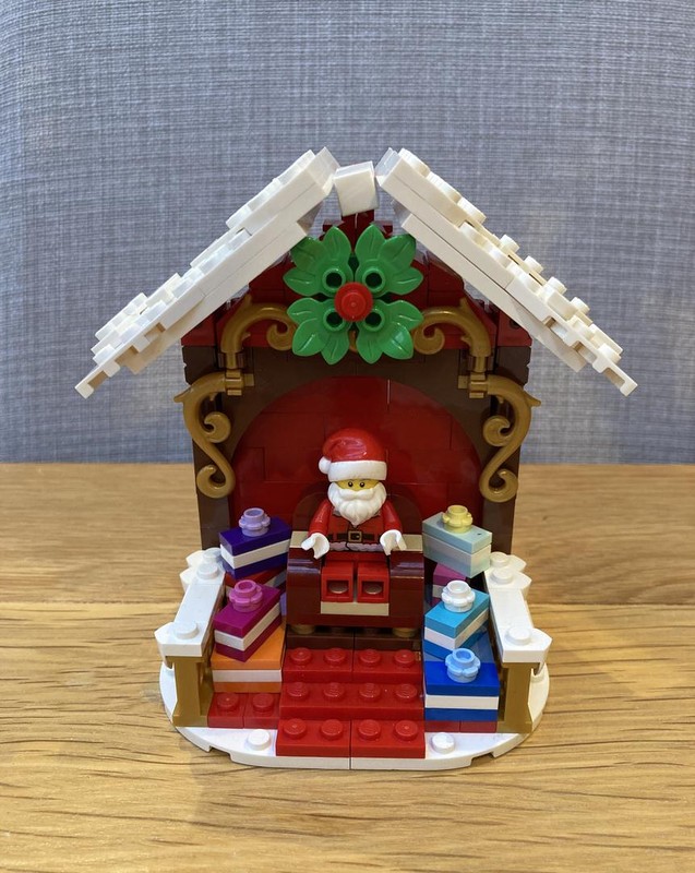 LEGO MOC Winter Village Santa's Photo Op by BeckysBricksUK ...
