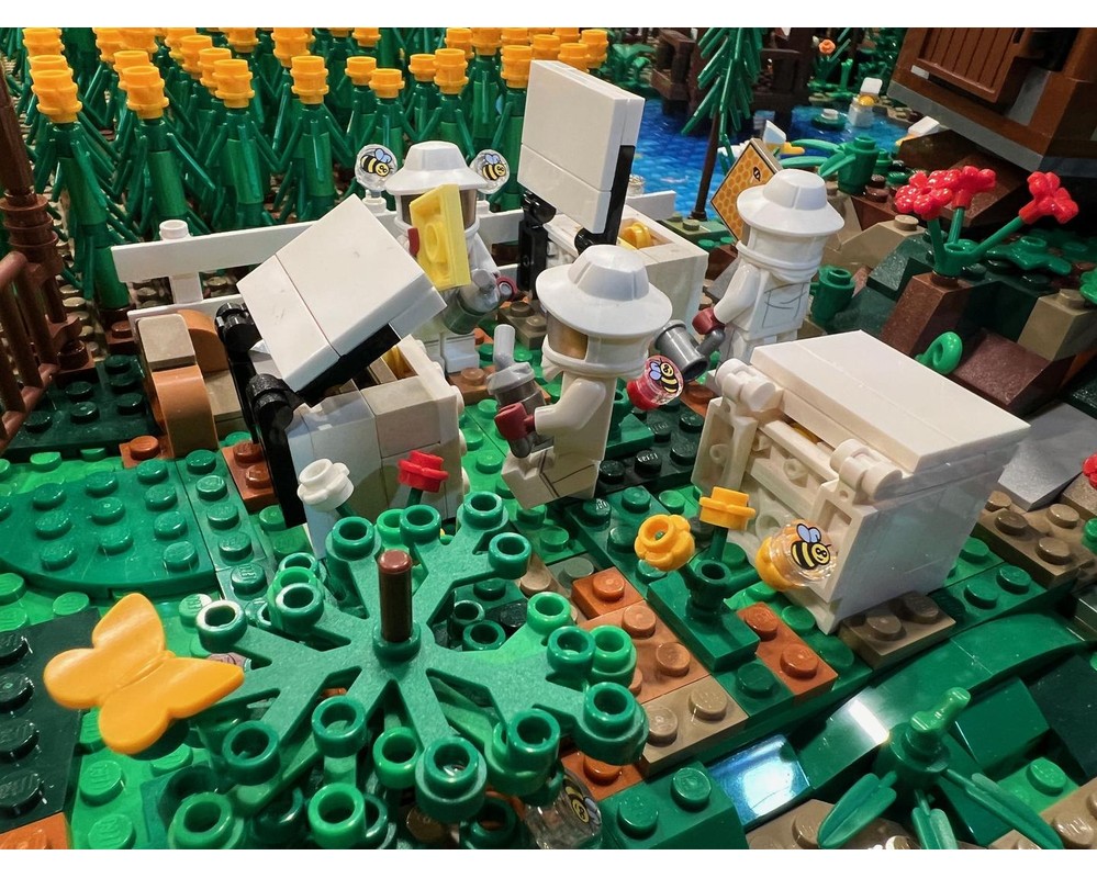 LEGO MOC Beehive for the Beekeeper minifig and farm. by medleyj ...