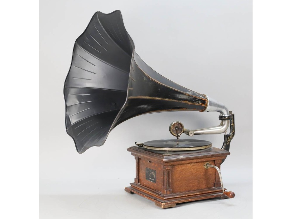 LEGO MOC Victrola Vintage Record Player by brickbicycle | Rebrickable ...