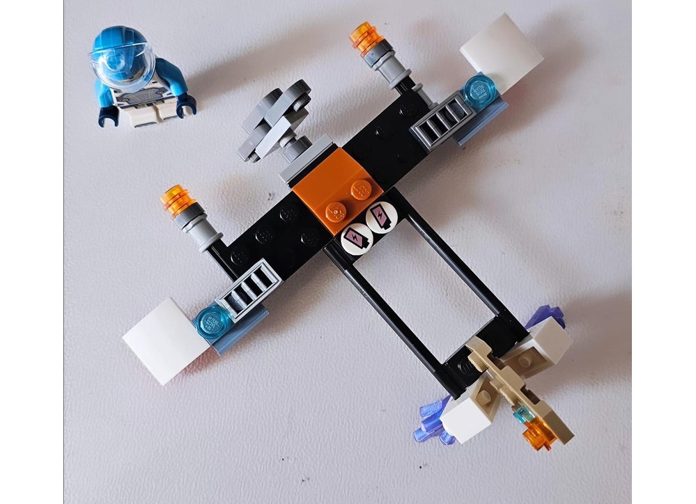 LEGO MOC 30663 UNIQUE FLYING MACHINE by xlash0909 | Rebrickable - Build ...