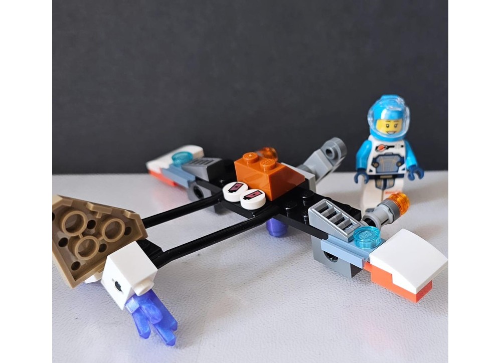 LEGO MOC 30663 UNIQUE FLYING MACHINE by xlash0909 | Rebrickable - Build ...