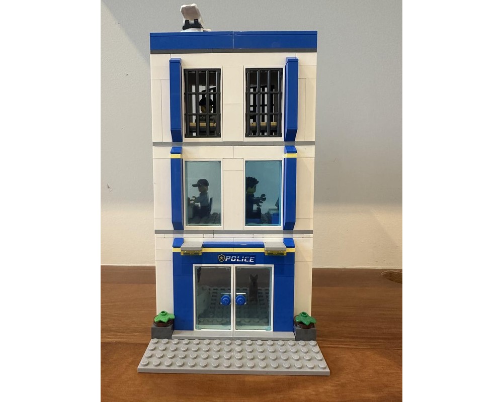 LEGO MOC 60246 City Police Station Modification - Mini Modular by Brick ...