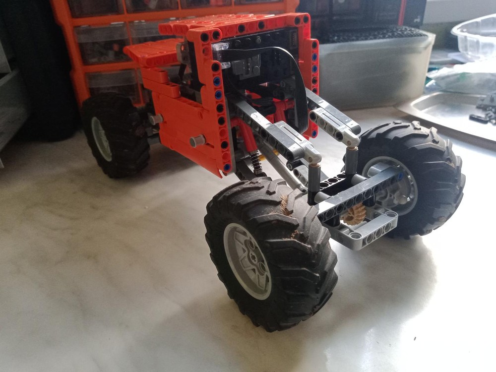 Lego Moc Reddish Crawler By Nvlegotechnic Rebrickable Build With Lego