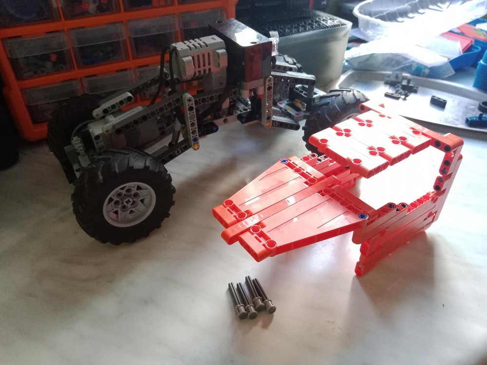LEGO MOC Reddish crawler by NVlegotechnic | Rebrickable - Build with LEGO
