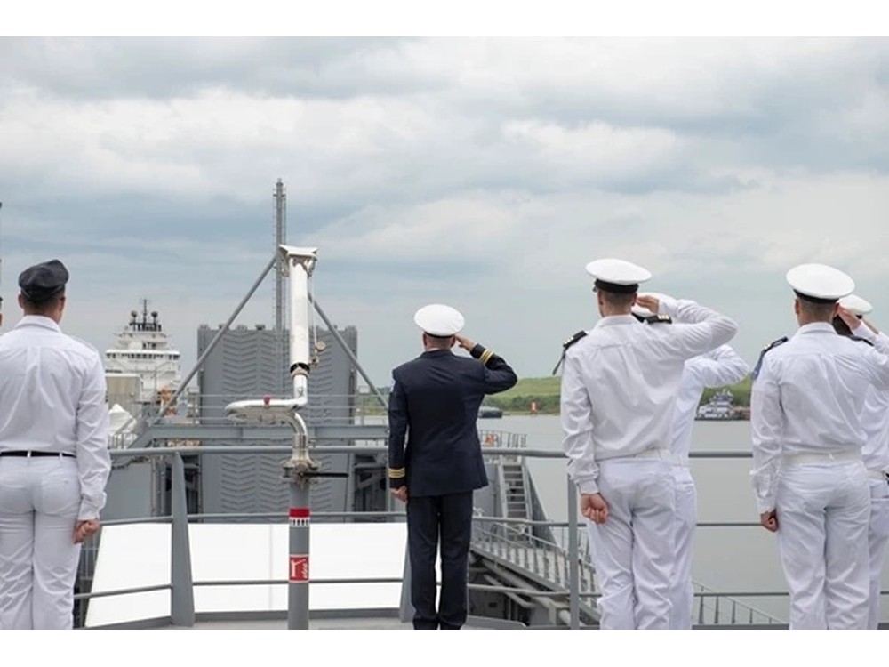 LEGO MOC Logistics support vessel - Nachshon - Besson class by etphhm ...