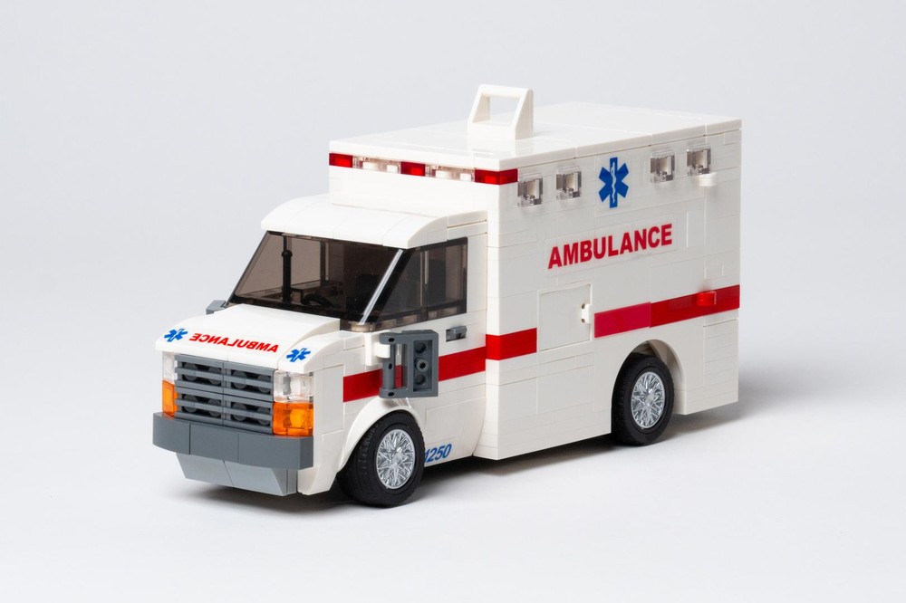 LEGO MOC Ambulance (w/ Full Interior) by eggybricks_ | Rebrickable ...