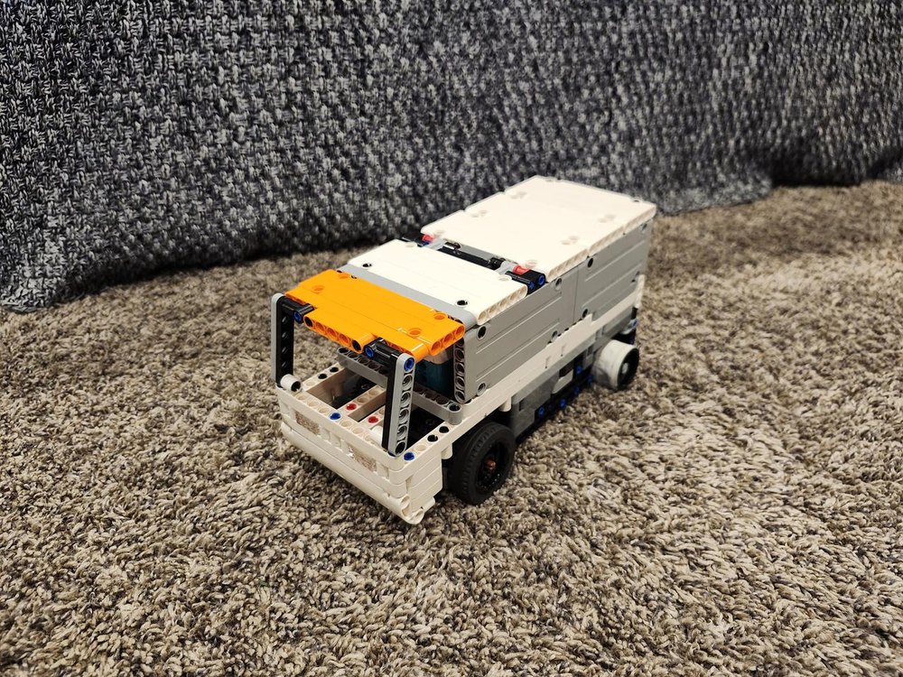LEGO MOC Drift Van (RC) by BossBuilder | Rebrickable - Build with LEGO