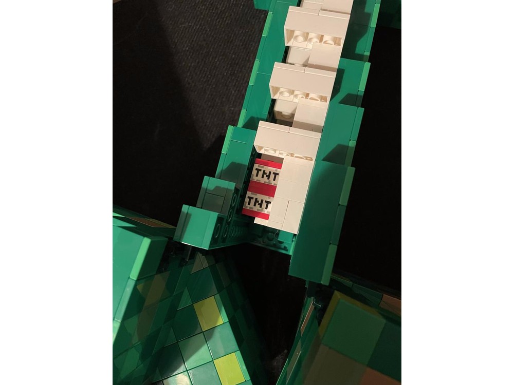 Lego Moc Creeper Anatomy By Jakobsbuilds Rebrickable Build With Lego