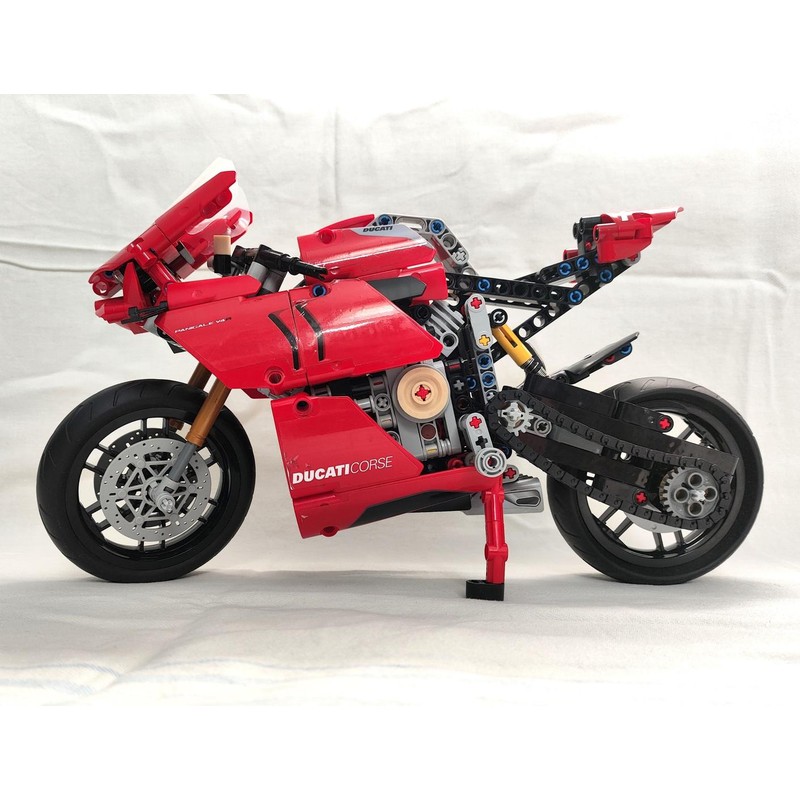 LEGO MOC 42107, Kickstand, Ducati Panigale V4 R by anengineer ...