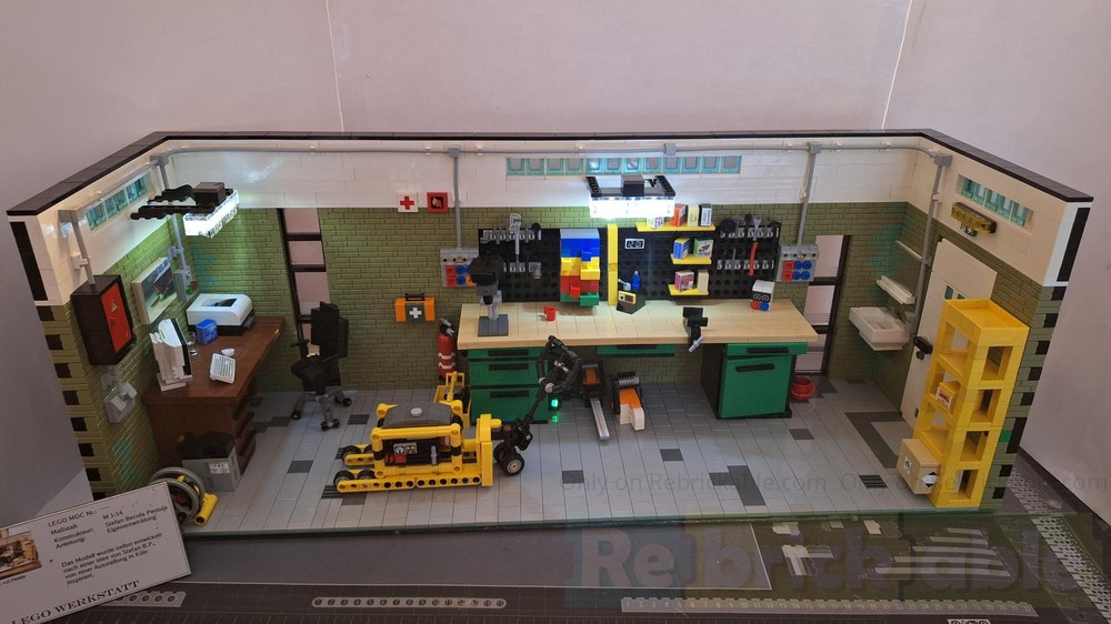 LEGO MOC Diorama: LEGO Workshop by hjvdh | Rebrickable - Build with LEGO