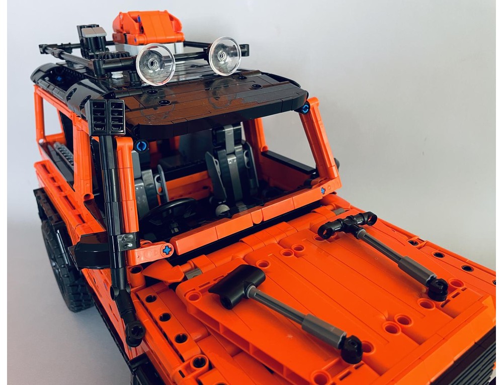 Lego Moc 42177 C Model Defender 90 By Gyenesvi Rebrickable Build