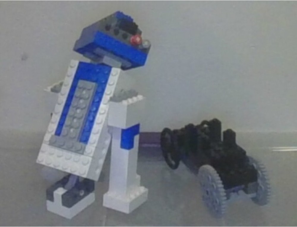 LEGO MOC R2-D2 & Mouse Droid by Willzerba2 | Rebrickable - Build with LEGO