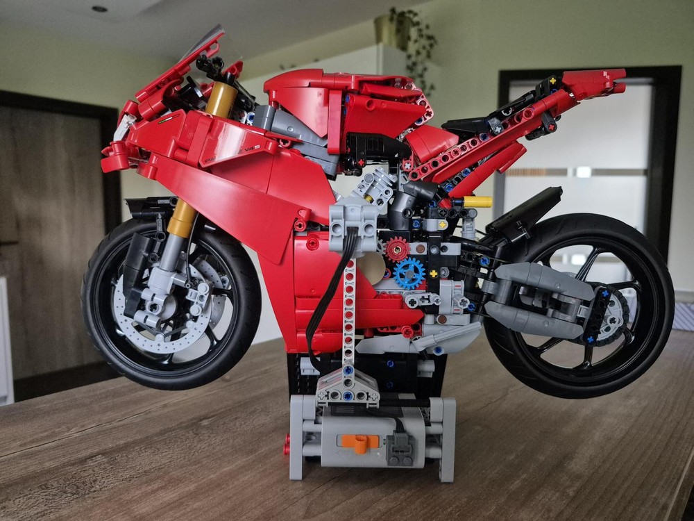 Lego Moc Panigale V4s Simple Motorization Kit By 3run0 Rebrickable