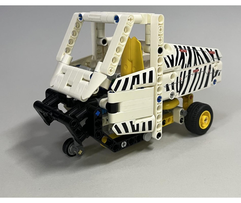 LEGO MOC Wild Ape by east_brick_customs | Rebrickable - Build with LEGO