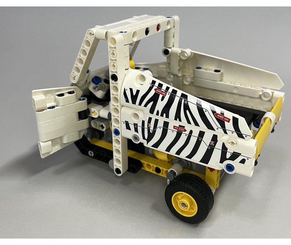 LEGO MOC Wild Ape by east_brick_customs | Rebrickable - Build with LEGO