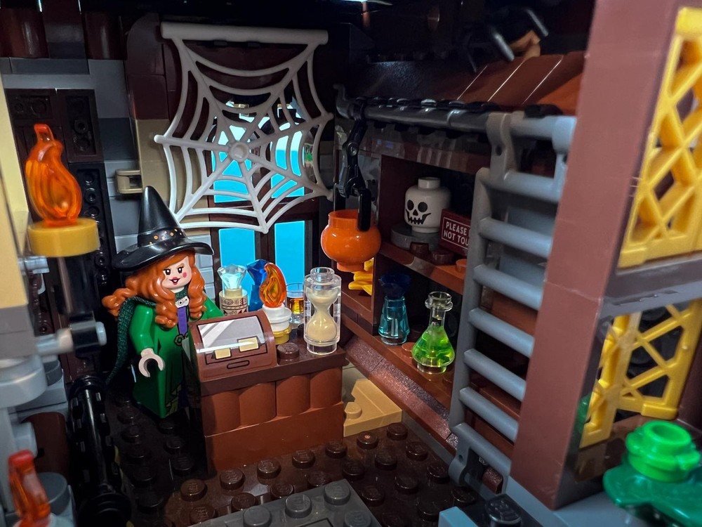 LEGO MOC The Medieval Alchemist - Alternative to 21341 by BoltBuilds ...