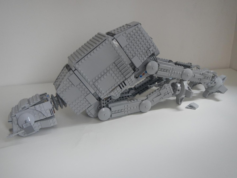 LEGO MOC Defeated AT-AT by hglegobr1 | Rebrickable - Build with LEGO