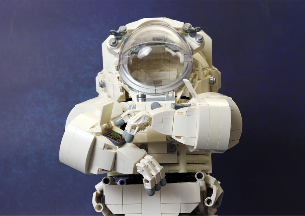 Lego Moc Spacesuit By Michelanlego Rebrickable Build With Lego
