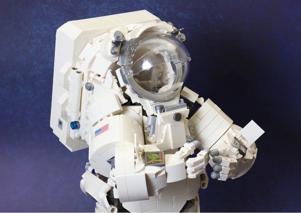 Lego Moc Spacesuit By Michelanlego Rebrickable Build With Lego
