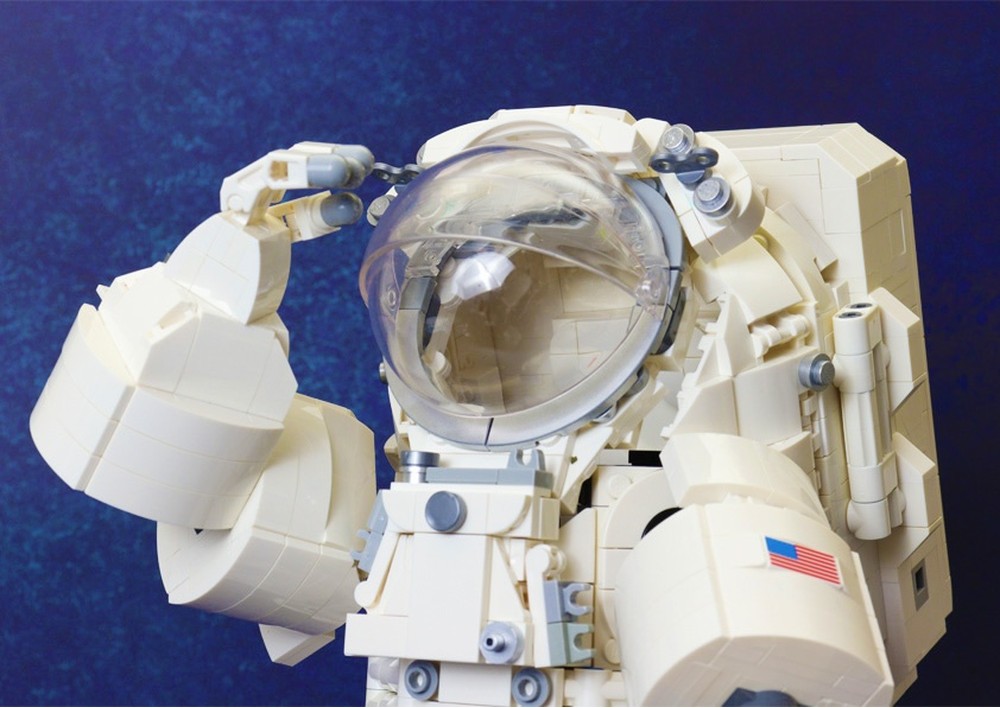 Lego Moc Spacesuit By Michelanlego Rebrickable Build With Lego