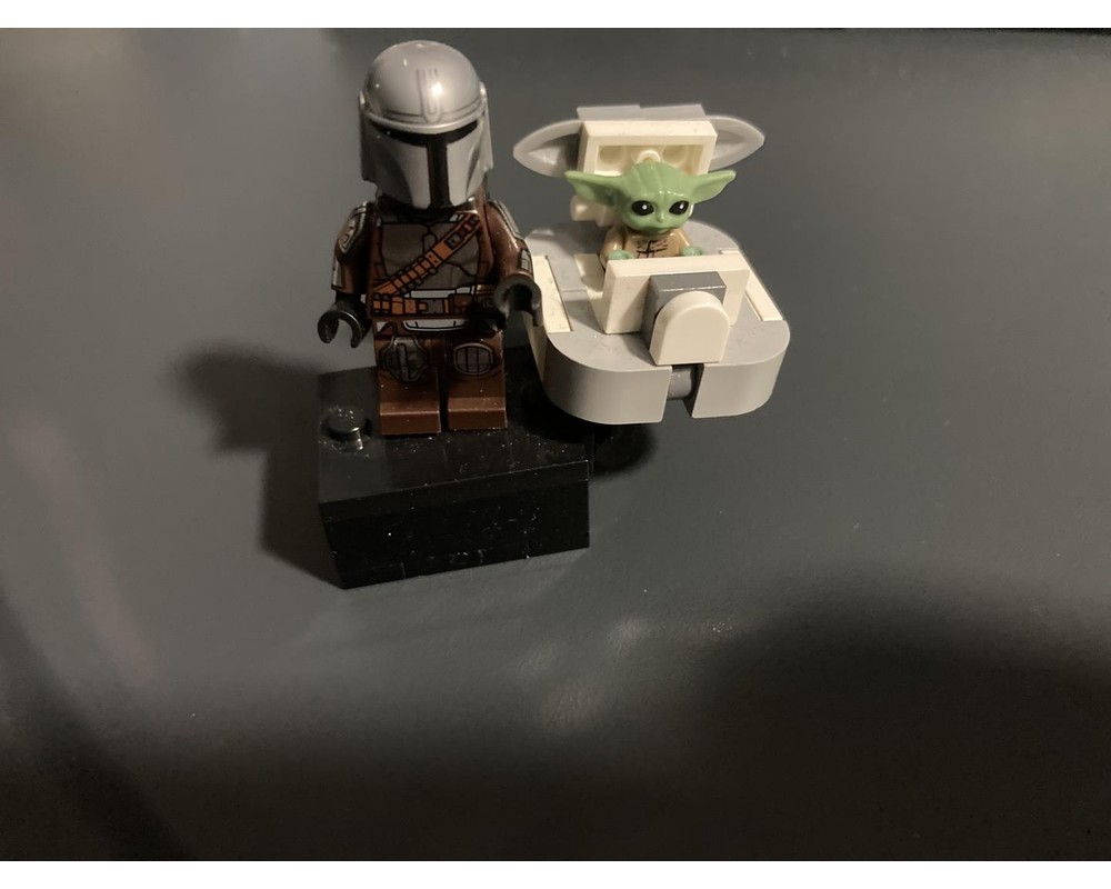 LEGO MOC Grogu hover pram with minifigure stand by Alt-Build-Kenobi ...