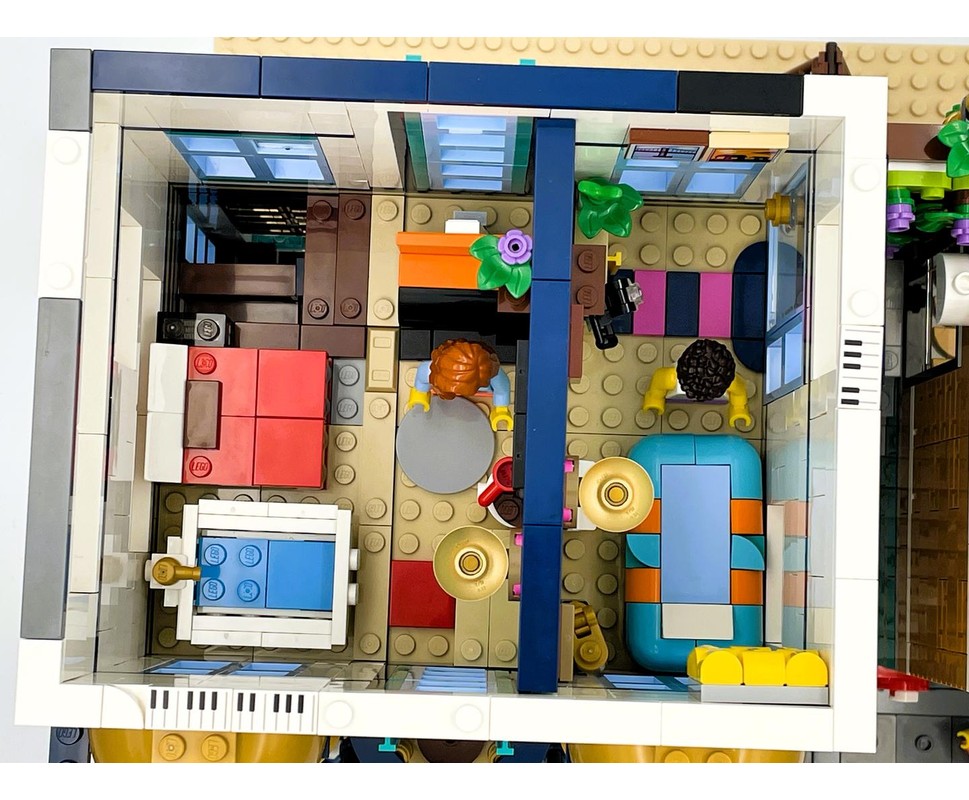 LEGO MOC Hotel and Studios Modular Alternate build of 2x31141 by re ...