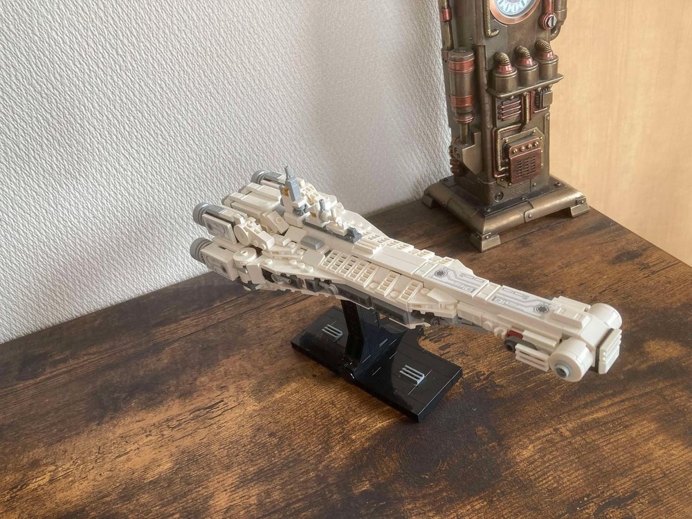 LEGO MOC Galactic Starcruiser Halcyon Midi-Scale by CreationCaravan ...