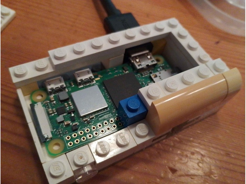 LEGO MOC-211201 Raspberry Pi Zero 2W case by HighKing | Rebrickable ...