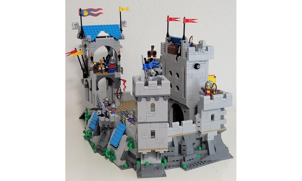 LEGO MOC 6090 Royal Knight's Castle rebuilt from 10305 by DrPhil | Rebrickable - Build with LEGO