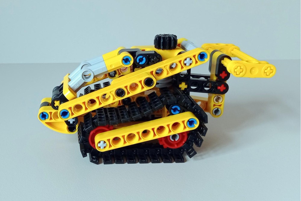 Lego Moc 42163 Tracked Racer By Nequmodiva Rebrickable Build With Lego