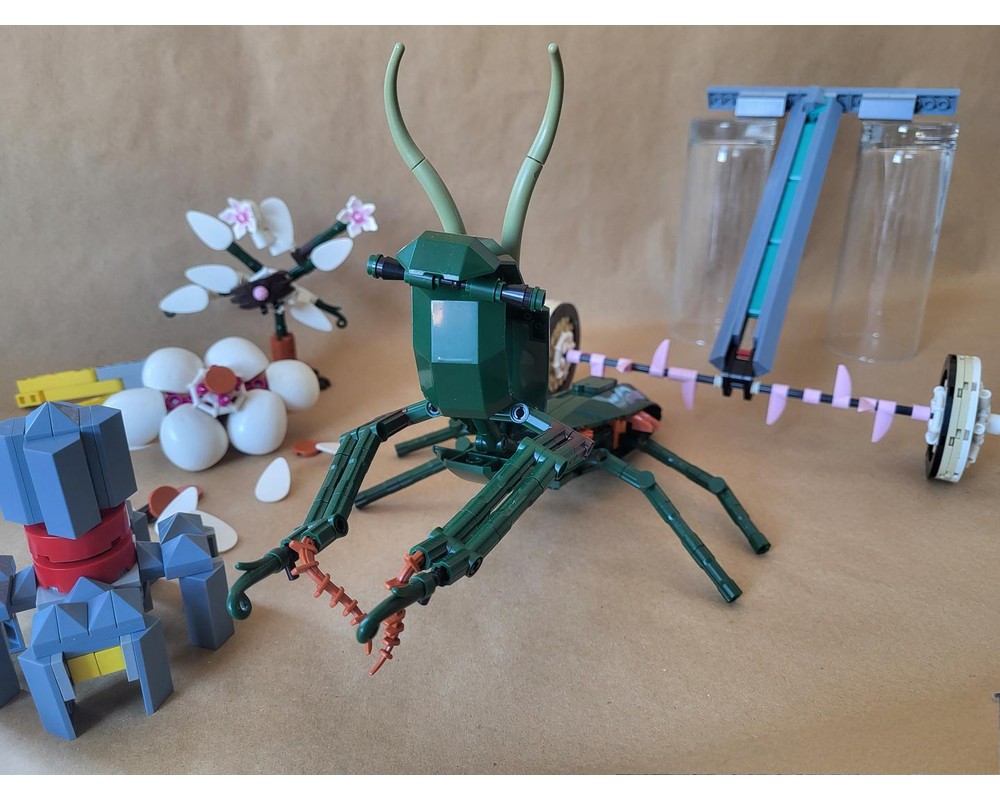 LEGO MOC Praying Mantis Garden Escape by Dex Bricks | Rebrickable ...